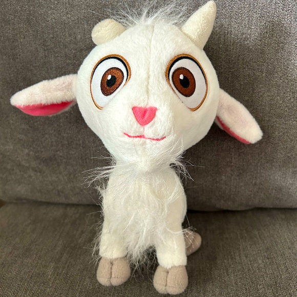 Universal | Toys | Despicable Me 3 Unigoat Lucky Plushie Euc | Poshmark